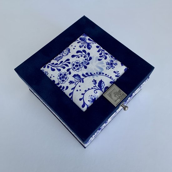 The Dutch Tea Box Delft Blue Batik Tea Box with Thee Gift - 4 ...