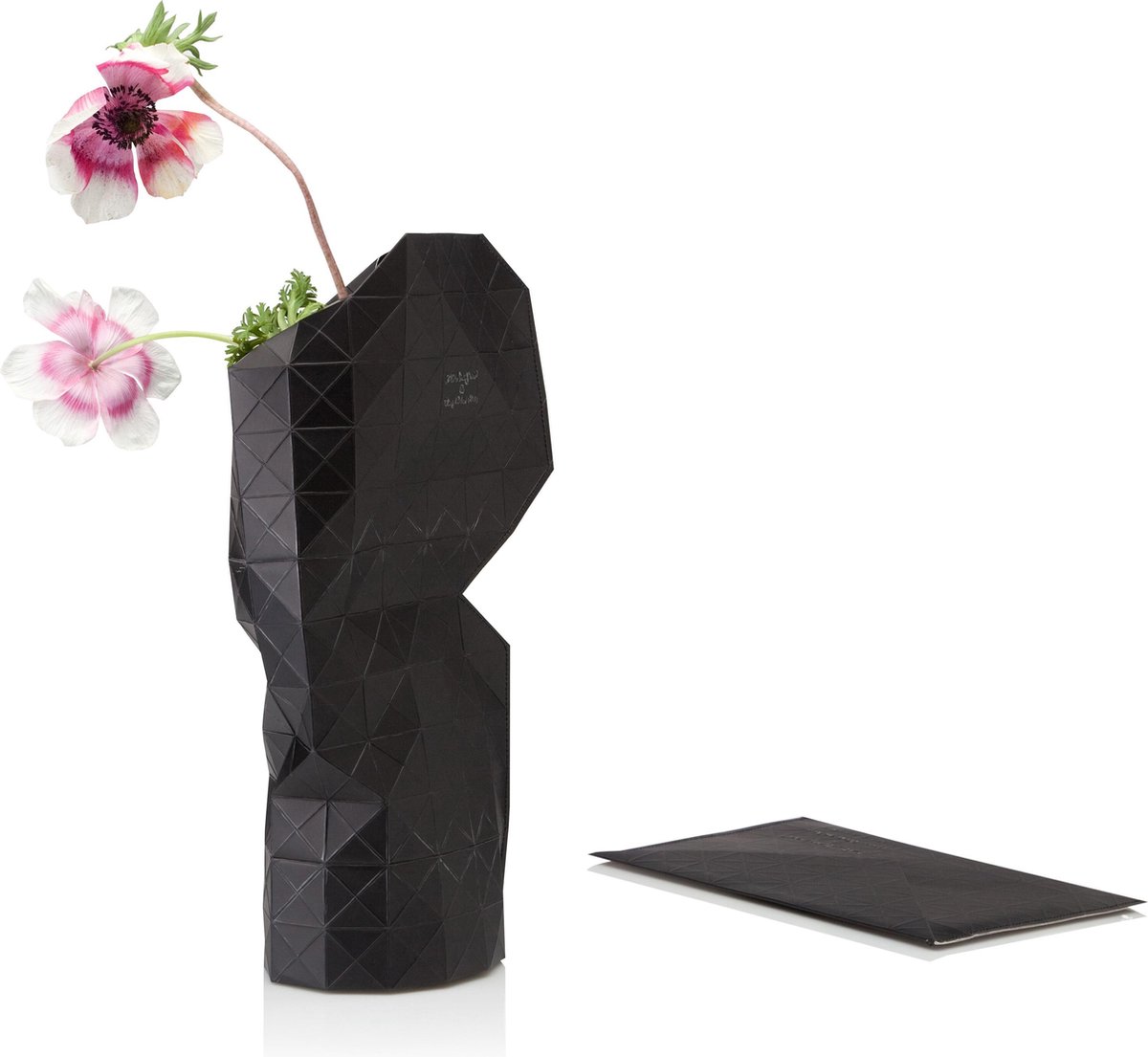 Tiny Miracles - Duurzame Design Vaas - Paper Vase Cover - Black - Large ...