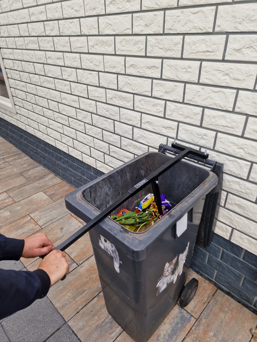 Bin Boss - Vuilnis Pers - Afval Pers - Vuilnis Drukker - Zwart Metaal ...