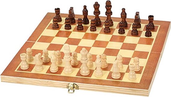 Schaakbord \ Chess figures and chessboard made of wood - Houten ...