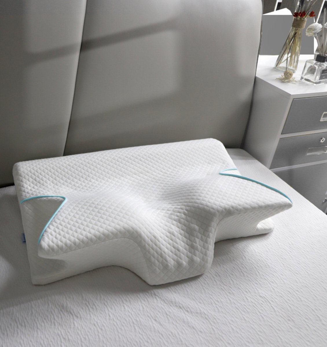 Hoofdkussen Tegen nek - en rugklachten - Traagschuim - Memory foam - Slaapkussen -... | bol.com