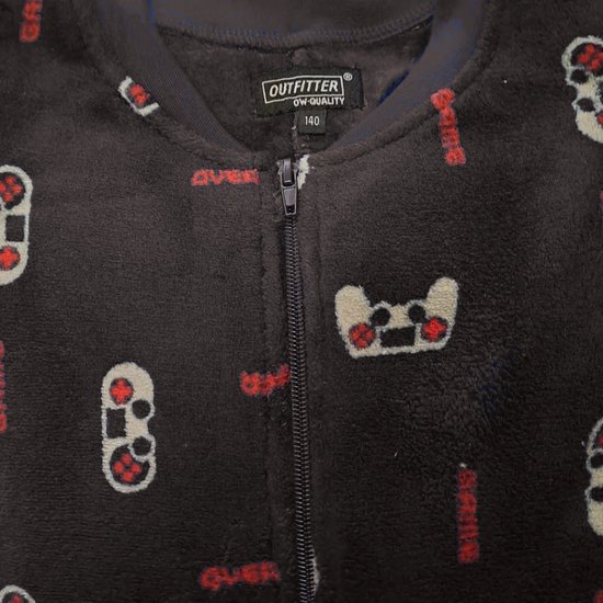 Outfitter jongens onesie fleece | MAAT 140 | Game over | zwart | bol
