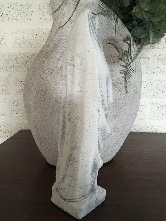 Maria beeld biddend, vol steen. | bol