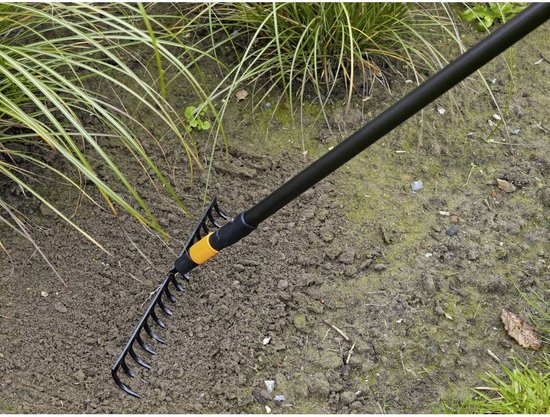 Fiskars Quikfit Hark - Tuinhark 16 Tanden - Onkruidverwijderaars - Hark opzetstuk | bol