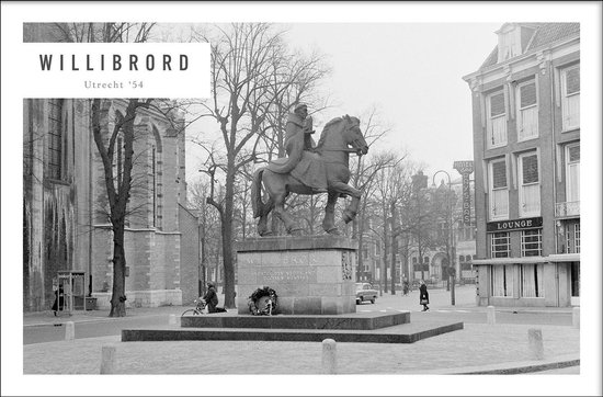 Walljar - Standbeeld Willibrord '54 - Zwart wit poster | bol.com