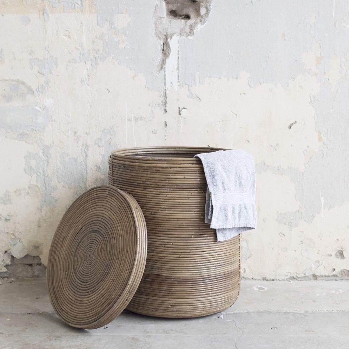 Rotan Wasmand - White Wash - 80L - Wasmand Stripe (Groot) - Het ...