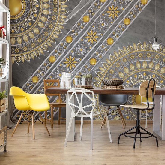 Fotobehang - Vlies Behang - Mandala van Goud op een Grijze Achtergrond ...