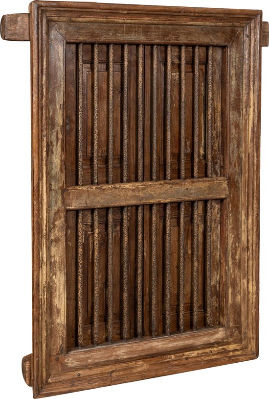 Raamrooster van massief hout en middeleeuws ijzer met binnen- of ...
