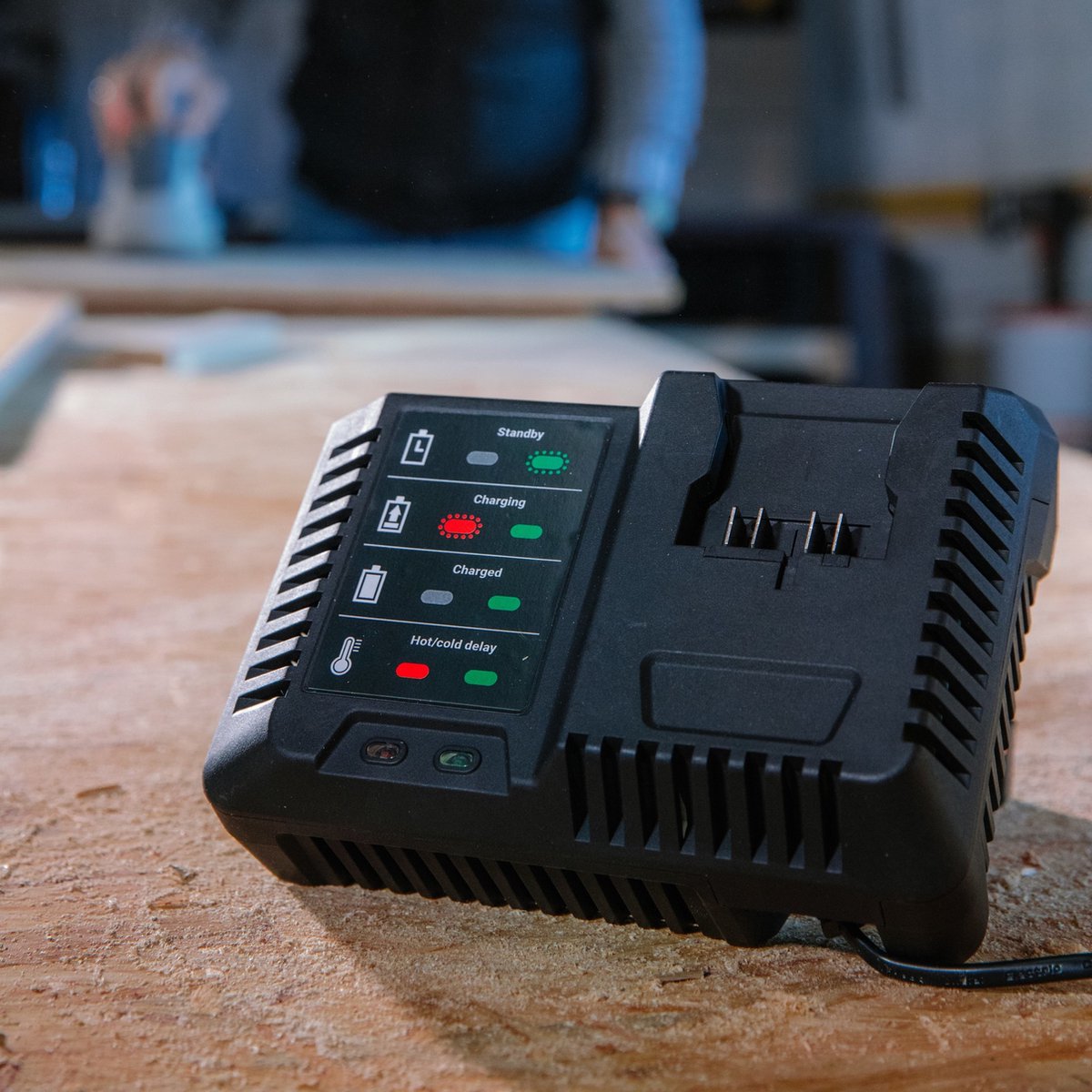 Snellader 18V / 4Ah | MAXXPACK | bol.com