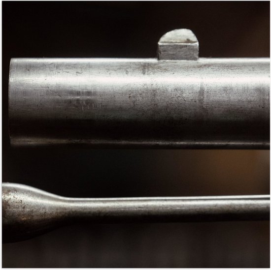 Poster (Mat) - Close-up van Loop van Geweer - 100x100 cm Foto op ...