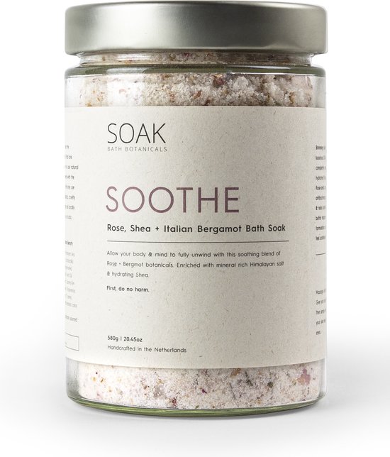 SOAK Badzout Soothe - Roos, Shea + Italiaanse Bergamot Badzout Soak ...