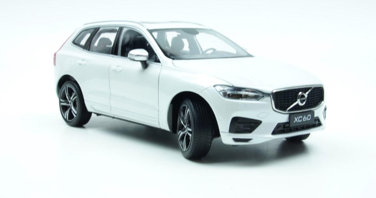 Paudi Models Volvo New XC60 Wit 1/18 | bol