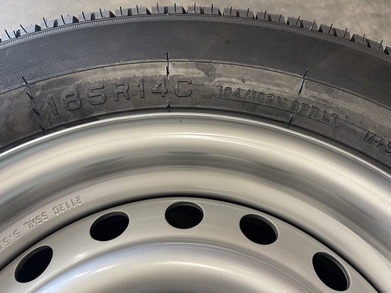 Velg met band 185R14C8PR,velg 5,5x14 (ET30,104N,900 KG) tot 100 km | bol