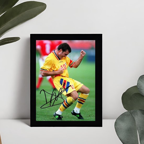 Gheorghe Hagi Ingelijste Handtekening – 15 x 10cm In Klassiek Zwart ...