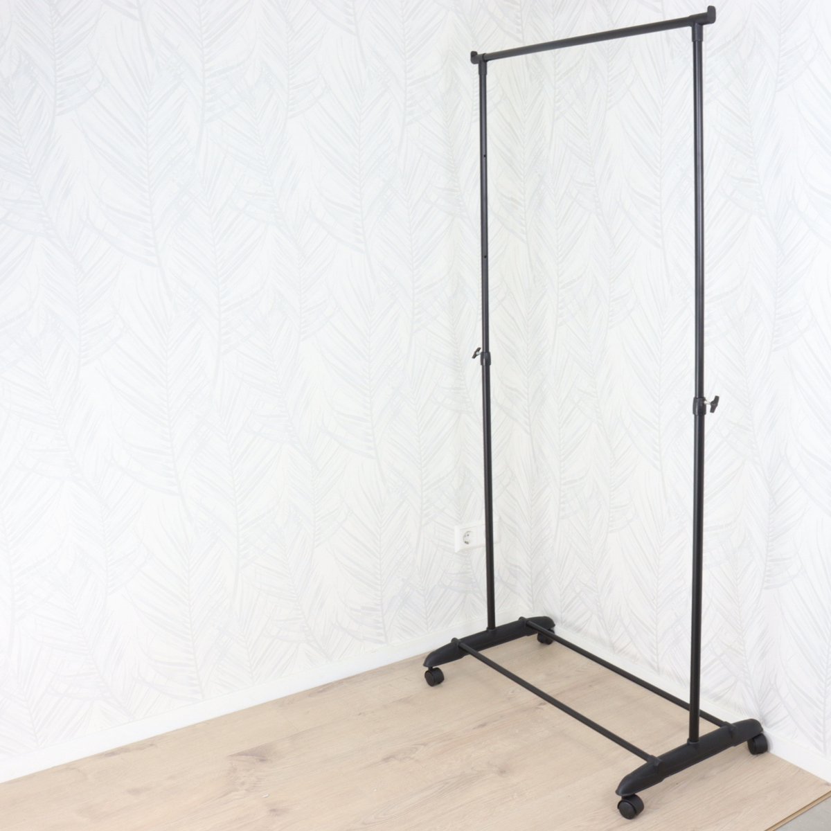 Orange85 Kledingrek - op Wieltjes - Zwart - Metaal - Garderoberek | bol.com