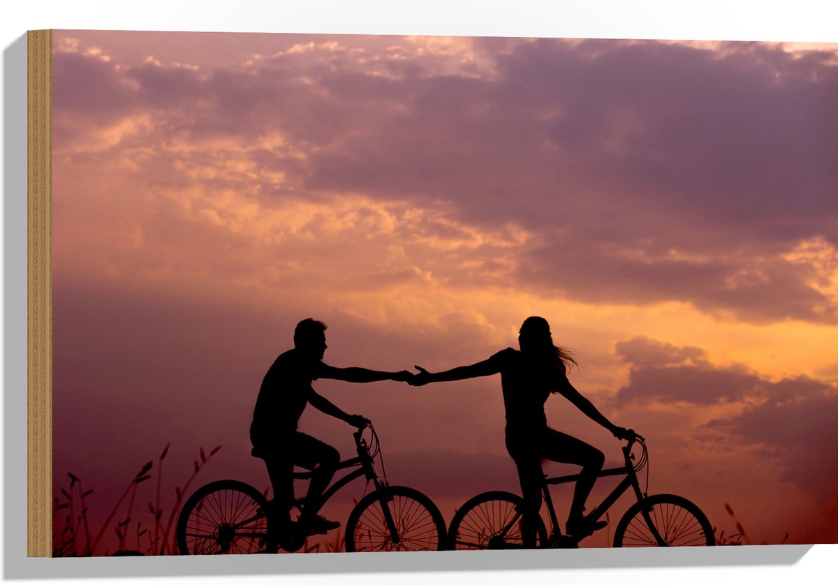 WallClassics - Hout - Silhouet van Hand in Hand Fietsend Koppel - 60x40 ...