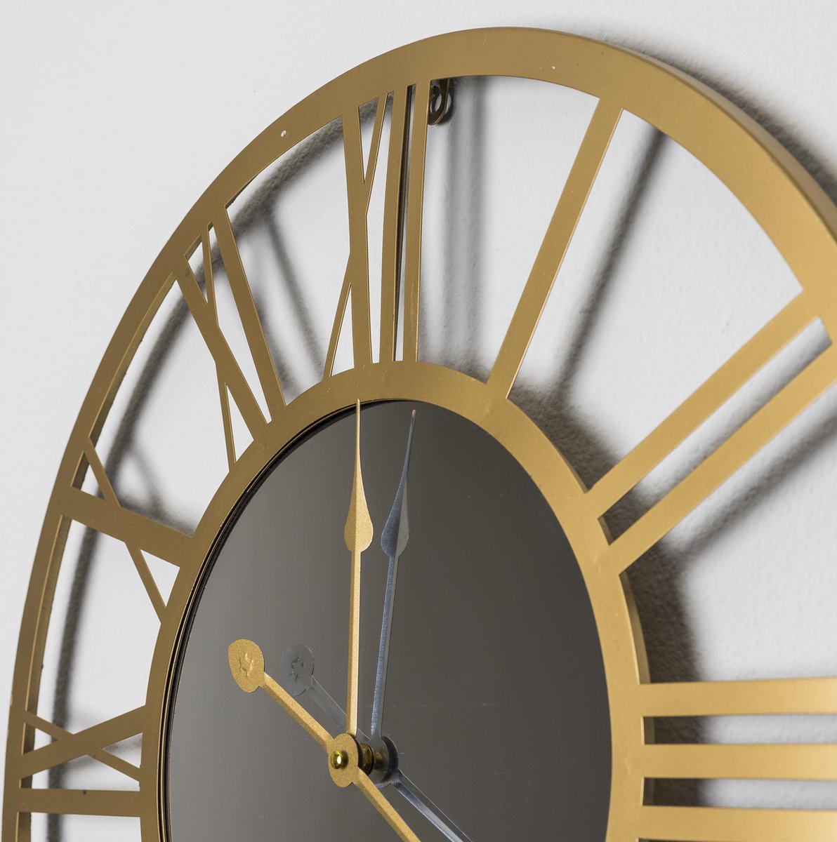 LW Collection Daisy - moderne klok / wandklok goud rond 60cm | bol.com