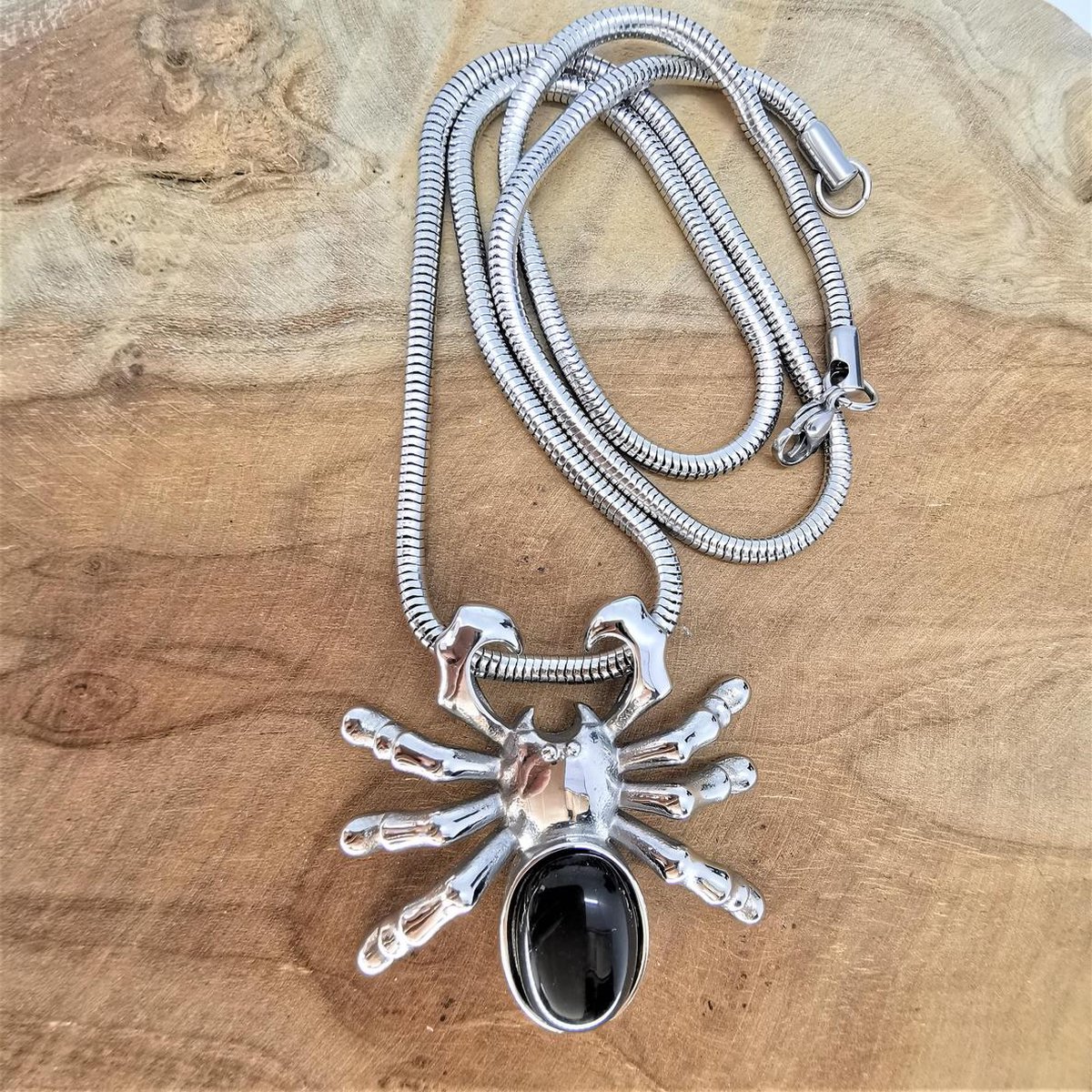 Stoer stijlvolle edelstalen ketting met 3D Grote spin met onyx steen ...
