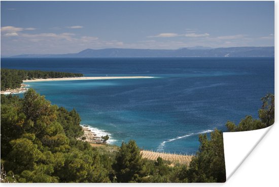 La plage de Zlatni Rat sous un ciel ensoleillé en Croatie Poster 90x60 ...