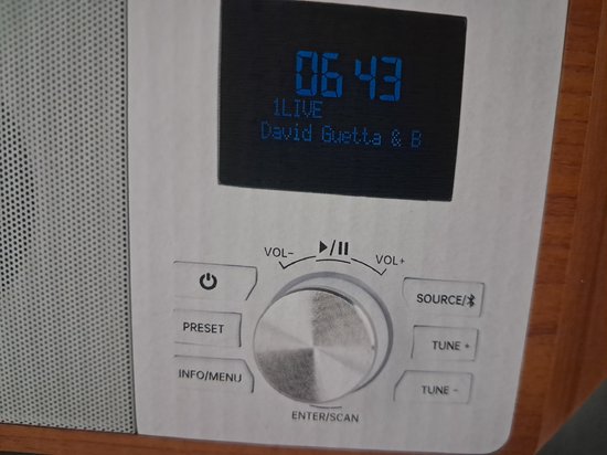 Tronic DAB+- Bluetooth Radio - Hout/Wit - 22.5 x 13.8 x 14.4 cm | bol