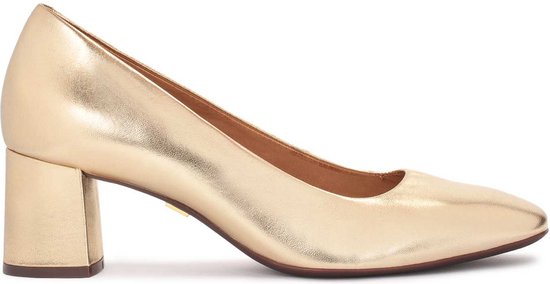 Gold pumps with comfort insole | bol