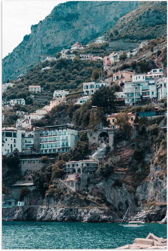 WallClassics - Poster (Mat) - Huizen op Berg aan Zee - 40x60 cm Foto op Posterpapier... | bol