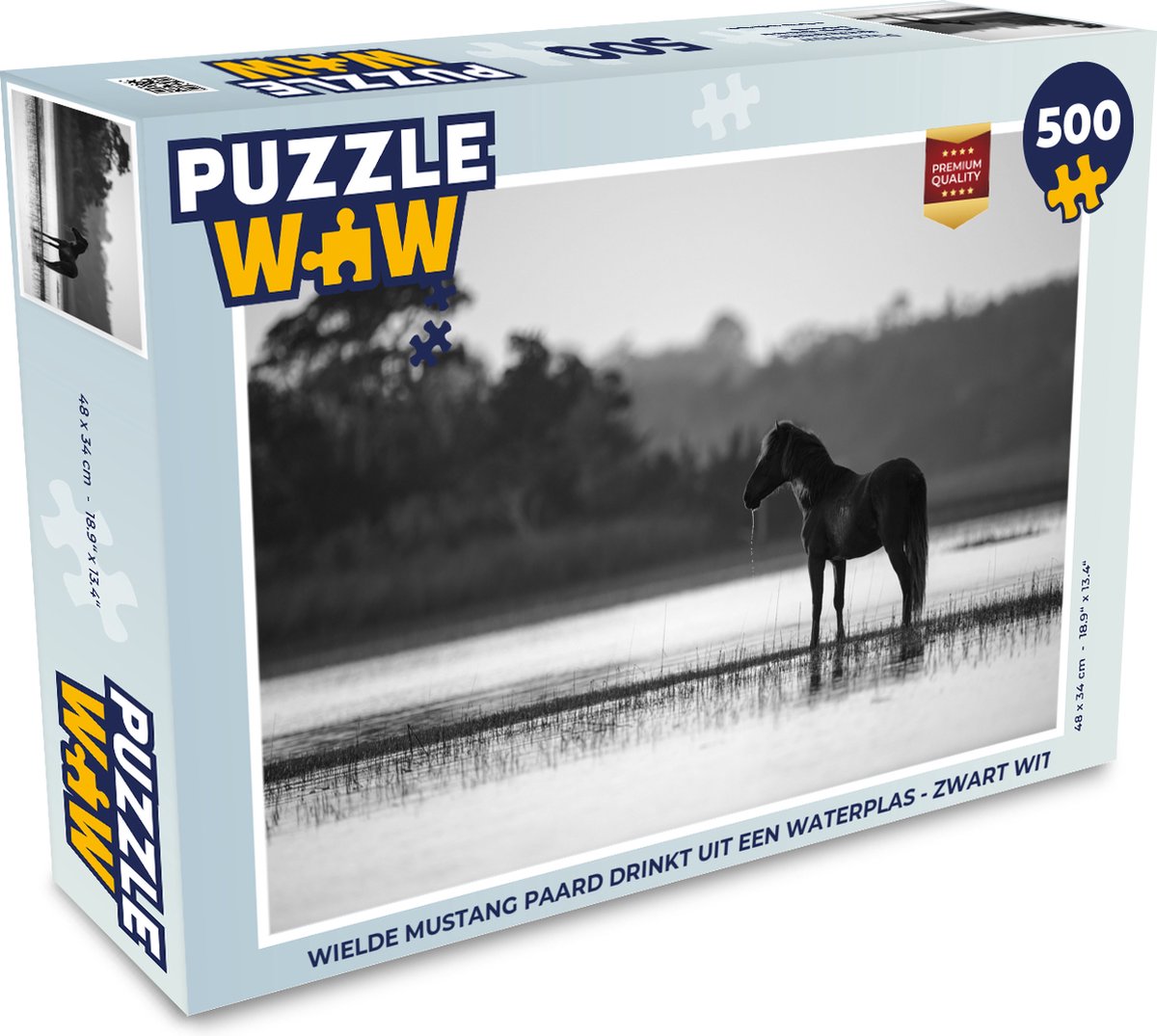 Puzzel Wielde mustang paard drinkt uit een waterplas - zwart wit ...
