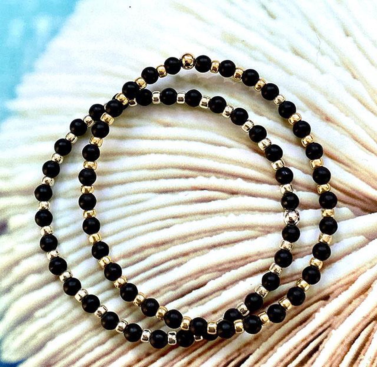 AziBi-iBizA - Armband om en om zwart | bol