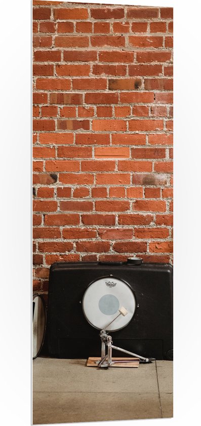 PVC Schuimplaat- Drumtoestel tegen Bakstenen Muur - 50x150 cm Foto op ...