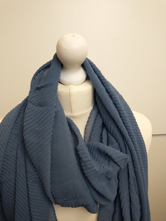 Geplooide dames sjaal Yacintha met mousseline effect jeansblauw | bol