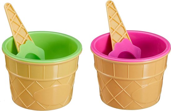 Kleurrijke dessertkommen ijsbekers voor desert fruit ijs - familie ...