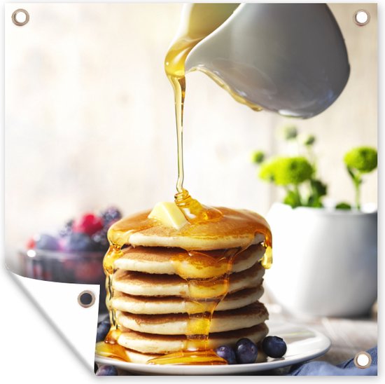 Tuin poster Een stapel vers bereide pannenkoeken met bessen - 200x200 ...