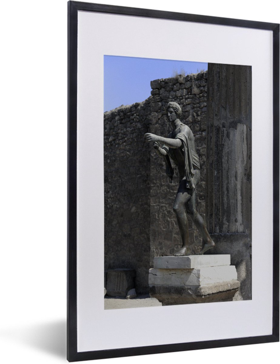 Fotolijst incl. Poster - Het bronzen standbeeld in de tempel van Apollo ...