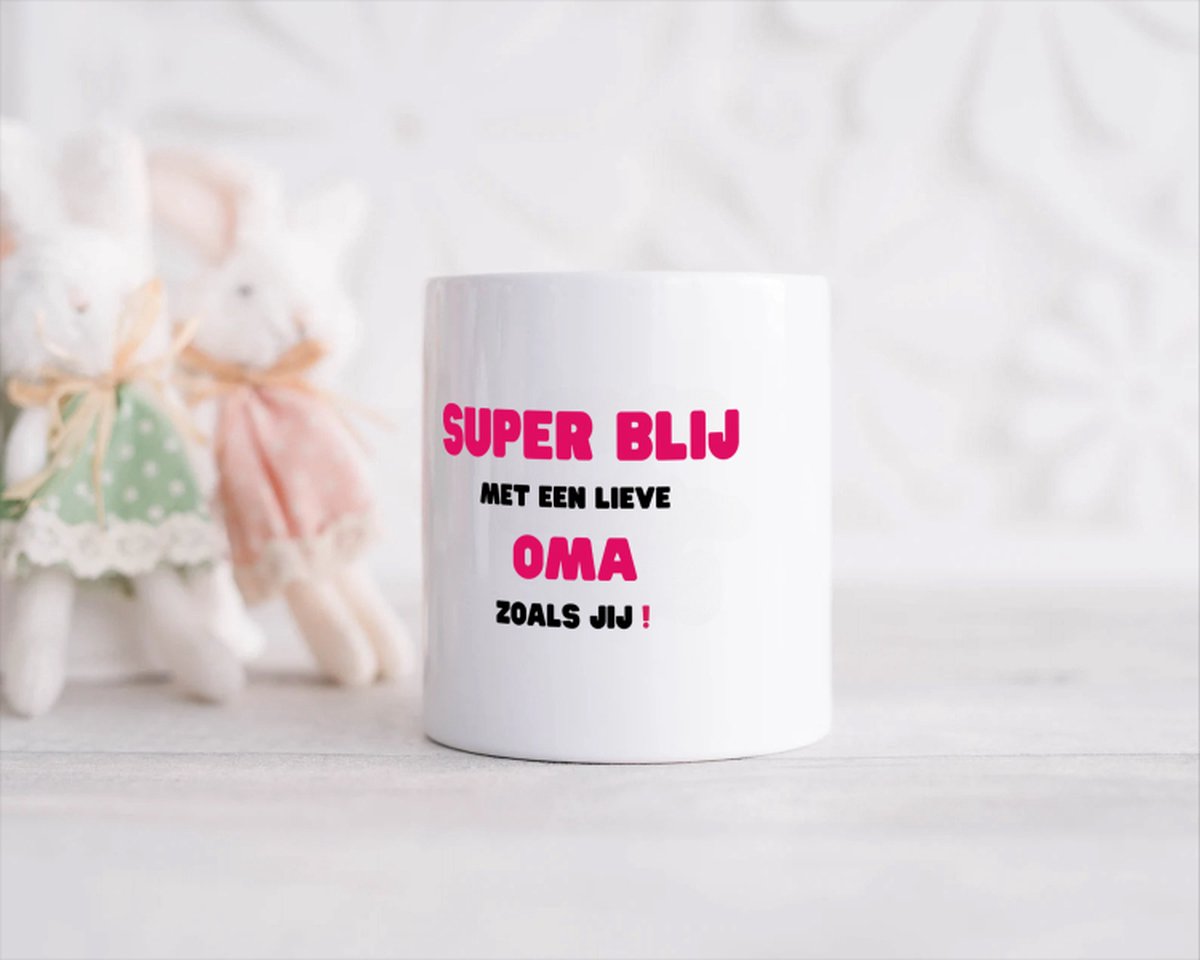 Akyol - super blij met een lieve oma zoals jij Spaarpot - Oma - de liefste oma -... | bol