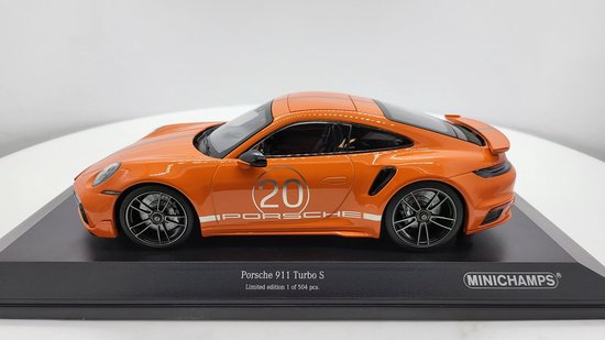 Porsche 911 Turbo S Sport Design Package 2021 - 1:18 - Minichamps | bol