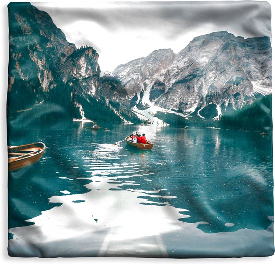 Kussenhoes 45x45 cm - Toeristen op het meer Lago di Braies in Zuid ...