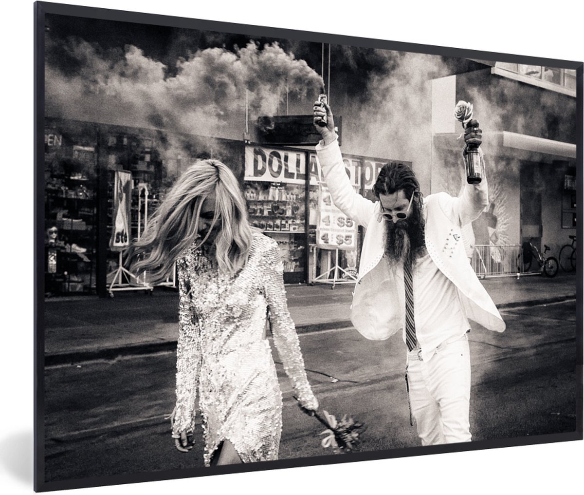 Posters - Koppel - Feest - Jurk - Las Vegas - Zwart wit poster - Kader ...