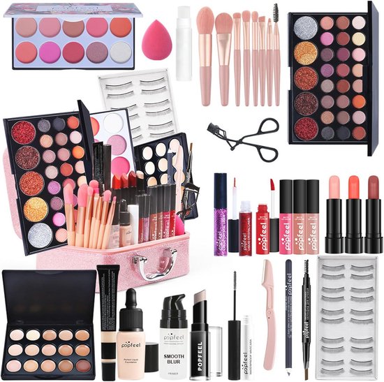 Professionele make-upset met concealers, oogschaduwpalet, foundation ...