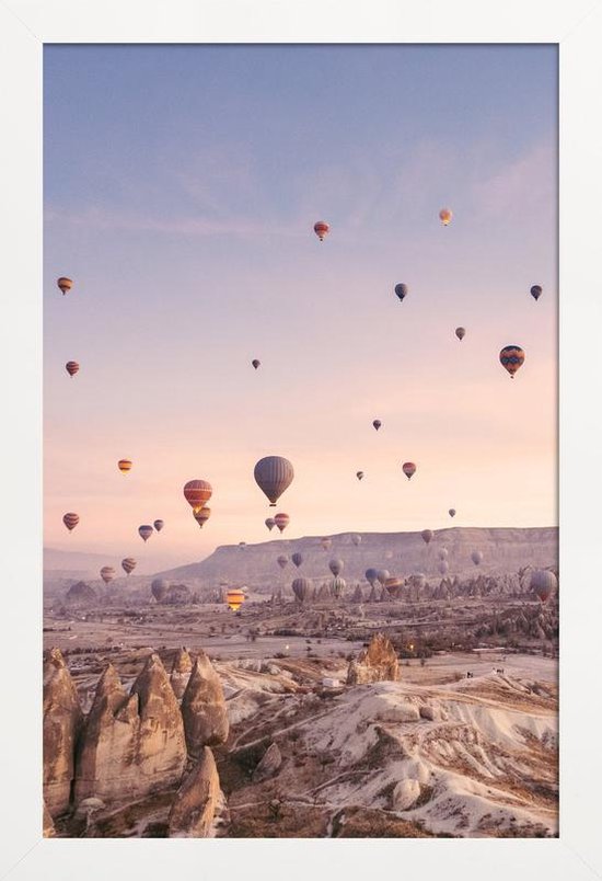 JUNIQE - Poster in houten lijst Exploring the Sky -30x45 /Kleurrijk | bol