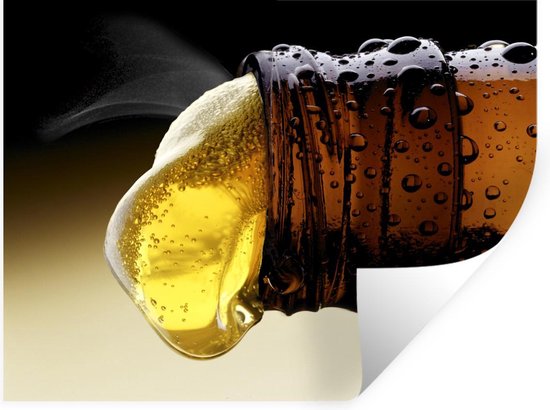 Muurstickers - Sticker Folie - Bier uit een bierflesje gieten - 120x90 ...