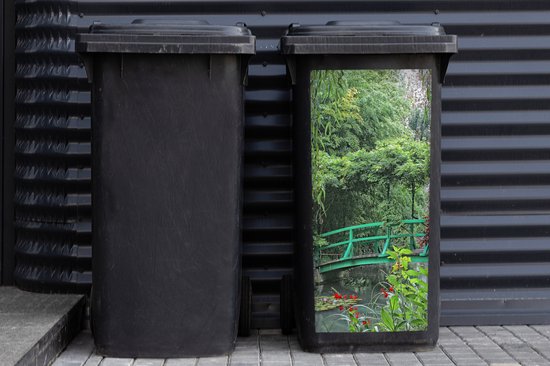 Container sticker Groene brug met meer in de Franse tuin van Monet in ...