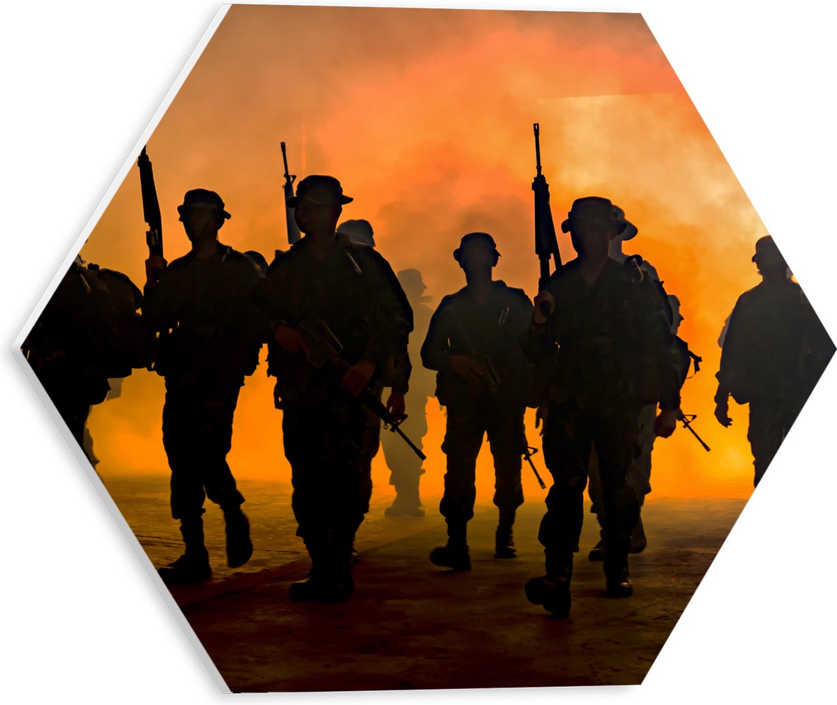 PVC Schuimplaat Hexagon - Groep Soldaten Weglopend van Vuur - 30x26.1 ...