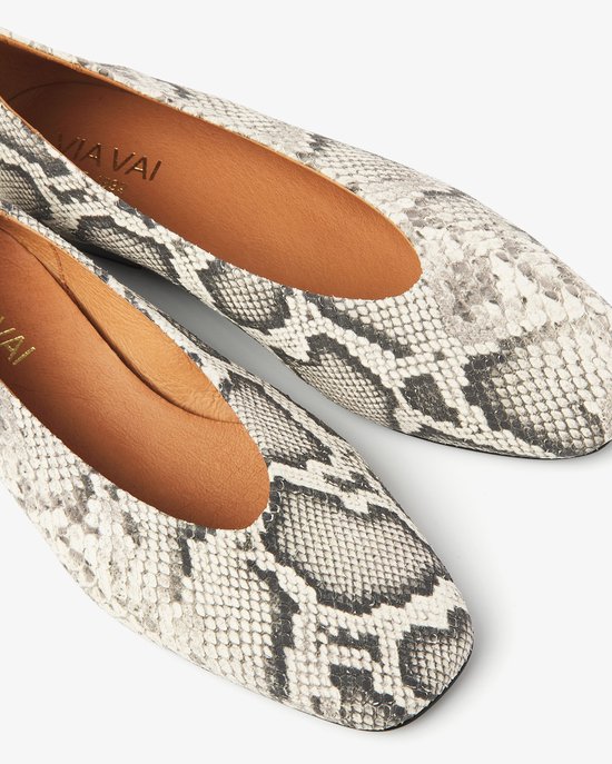 VIA VAI Lou Emmy Ballerina Dames - Leer - Beige - Maat 38 | bol
