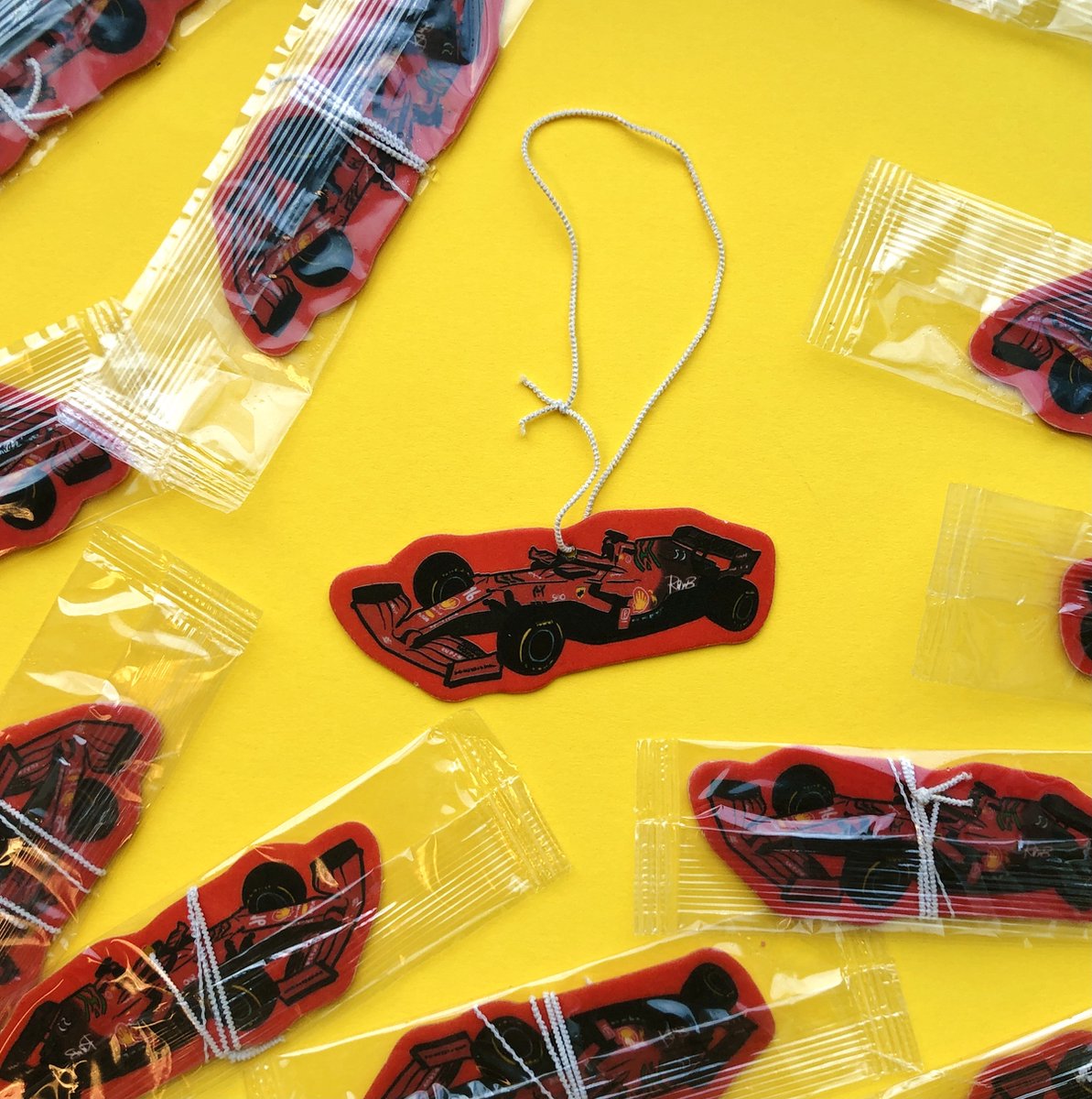 Racewagen Ferrari - Auto geurtje - Auto Parfum - Air Freshener ...