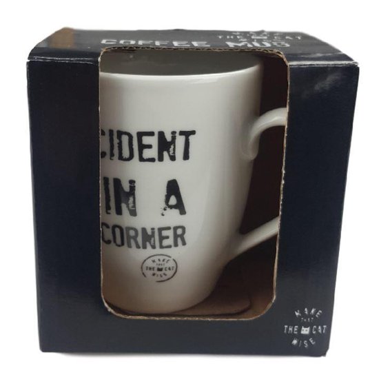 Mok met tekst - An accident sits in a little corner - Make that the cat ...