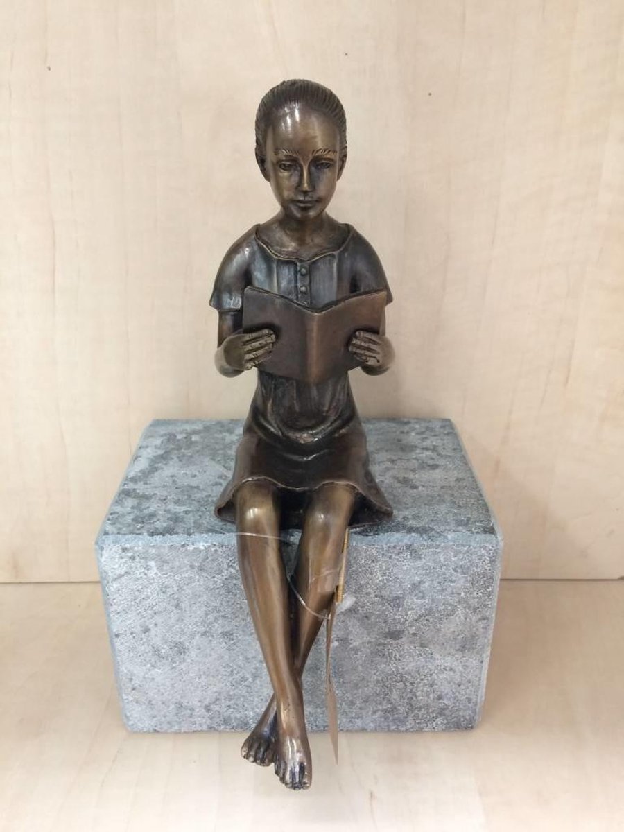 Beeld Brons Klein Lezend Meisje | Bronzen Beelden | Bronzen Beeld Van ...