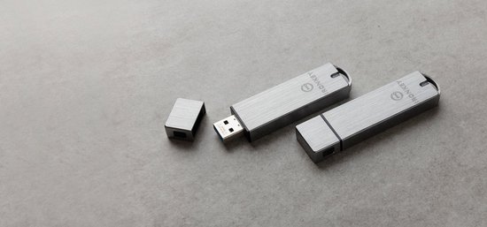 IronKey 2GB Basic S200 Flashdrive | bol.com