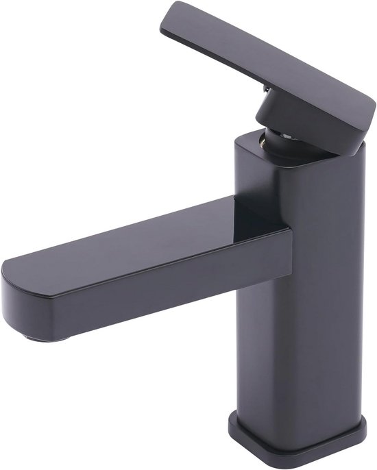 Moderne digitale waterkraan met led-display en temperatuurweergave in ...