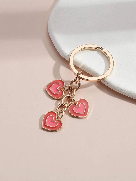 Sleutelhanger 3 hartjes - Liefde - Hartjes - Love - Cadeau | bol Sleutelhanger 3 hartjes - Liefde - Hartjes - Love - Cadeau | bol