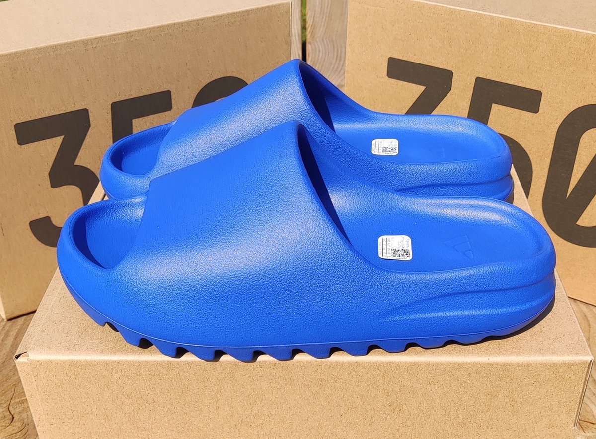 Adidas - Yeezy slide - Azure - Maat 43 - US9 | bol.com